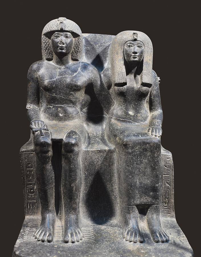 Statue of Thutmose IV and his mother Tiaa - Egypt Museum