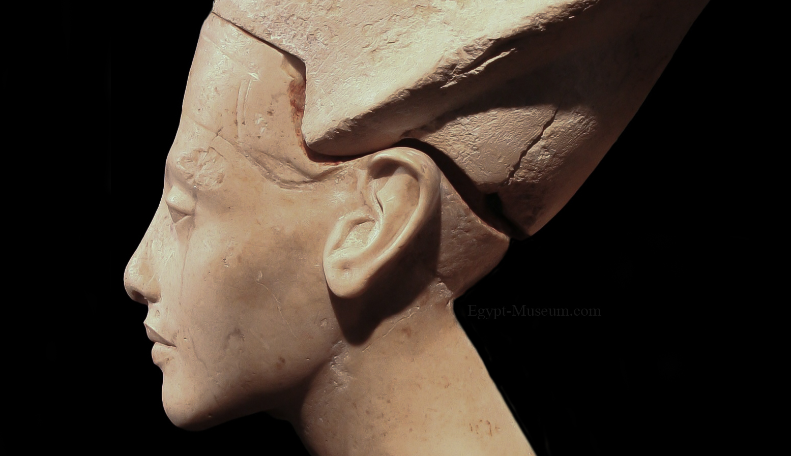 Limestone head of Akhenaten - Egypt Museum
